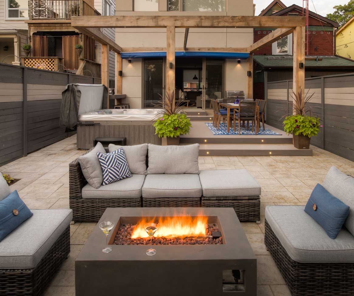 Outdoor Fireplaces for Toronto & Oakville Backyards